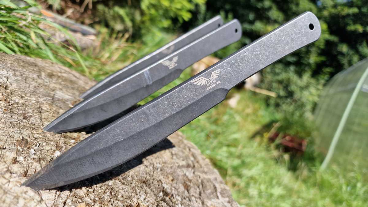 The Speed Throwing Knives (3 pcs set) × Sharp Blades